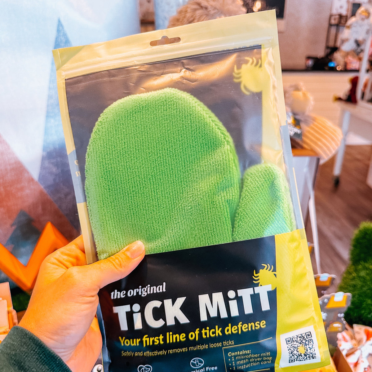 Tick Mitt – Modern Companion