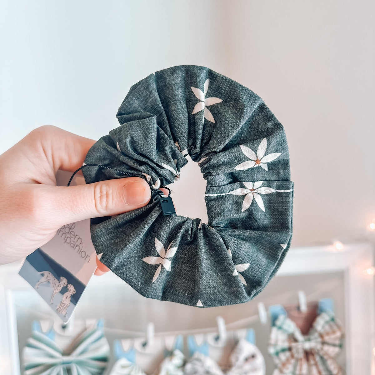 Star Scrunchie – Modern Companion